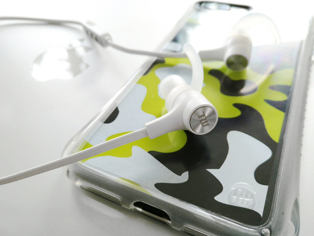 1度の充電で8時間使える！aptXにも対応し、高音質でコスパ最強なBluetoothイヤホン TUNEWEARのTW1 ...